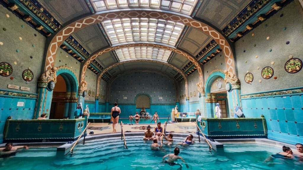 A Complete Guide on Thermal Bathing in Budapest - Blog | Flying Carpet ...